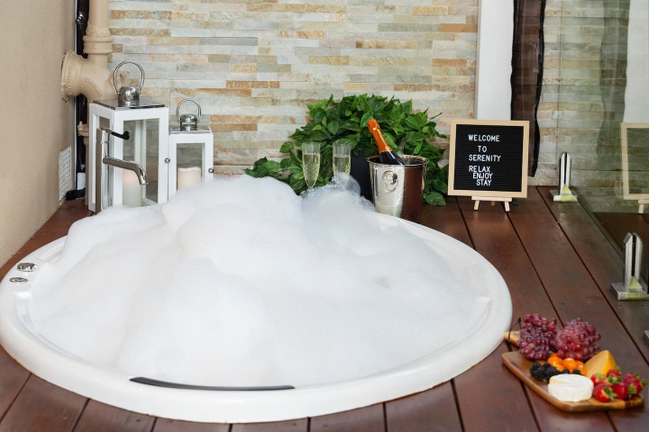 Serenity-doublespa-gaslogfire-outstanding Location - Mornington