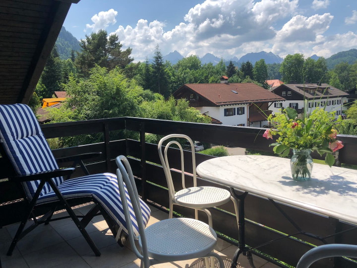 Schlossblick- Gemütliche Wohnung Im Dachgeschoss - Schwangau