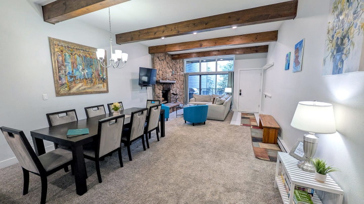 Luxury Condo W/ Free Wifi, Parking, Heated Pool, Hot Tubs, Skier Shuttle - Avon, CO