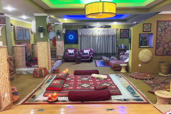 Large Attic Sunny Loft In Kathmandu Near Thamel - Nepal
