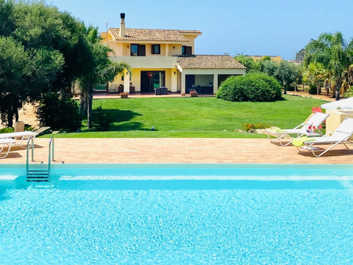 Villa Laura, Piscina Con Idromassaggio A Marsala - 馬爾薩拉