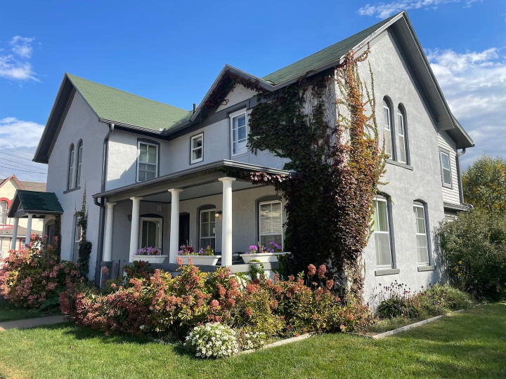 Morning Glory Retreat (Suite 1) - Decorah, IA
