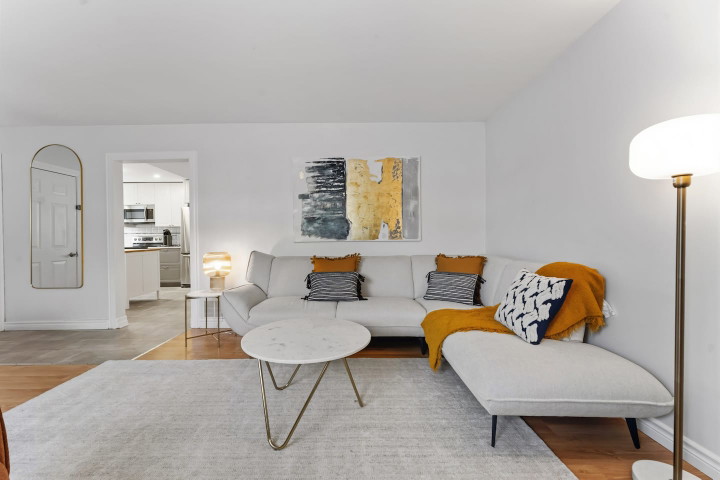 Modern & Fully Furnished | 2 Bedroom | Urban Local - Ottawa