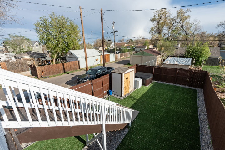 The Eagle Nest: A Hot Tub + Sauna Retreat - Greeley, CO