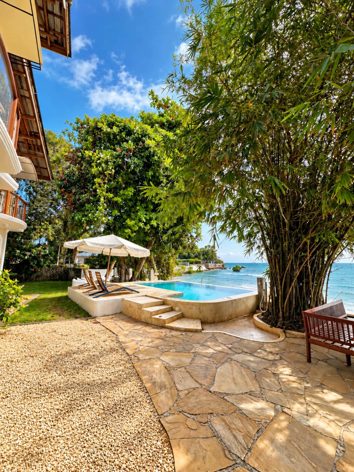 Beach Front Villa With Infinity Pool & Ocean Views - Tanzania