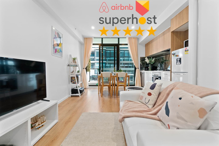 Stylish Cbd Studio | Pool, Gym, Sauna & Walkable - Prospect