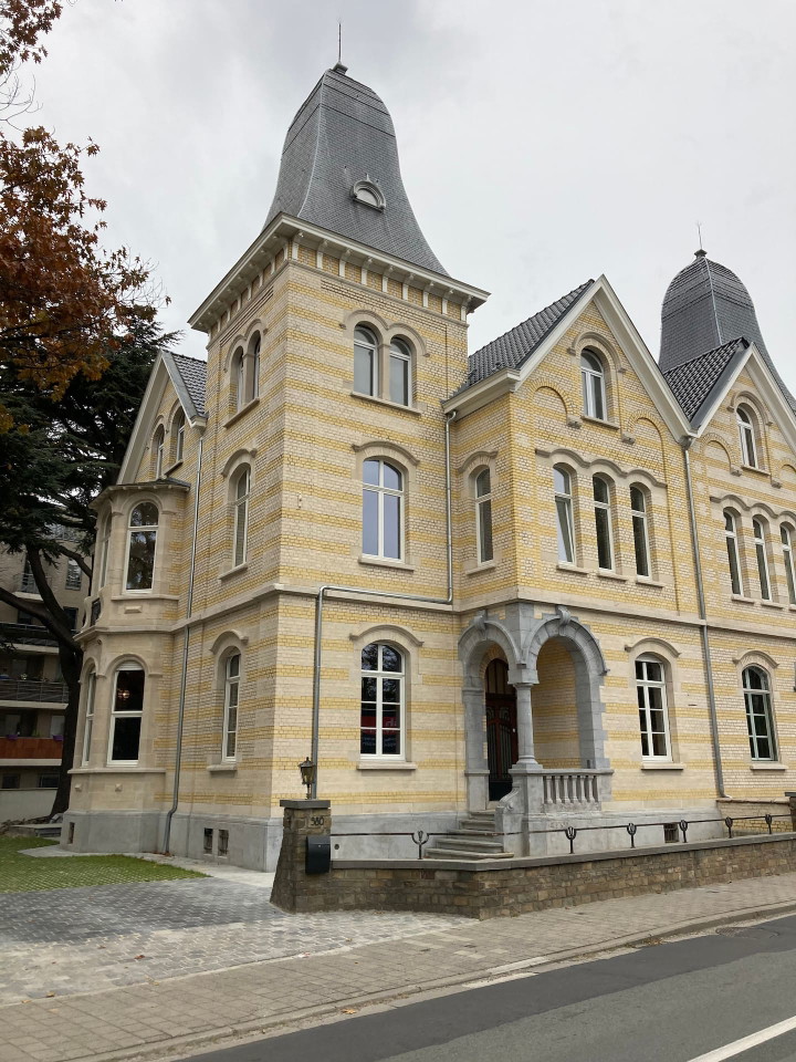 Spacious Apartment In An Authentic Mansion - Jette