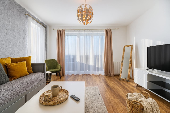 Koa | Sunlight Apartment - Sunset & Mountain Views - Codlea