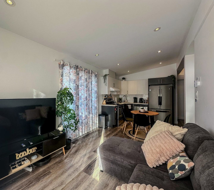 Logement Lumineux Et Terrasse | 15 Min Des Outlets - Mirabel