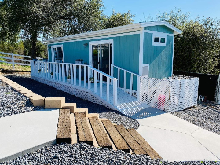 Tiny Home In Bulldog Paradise With Free Puppy Love - Valley Center, CA