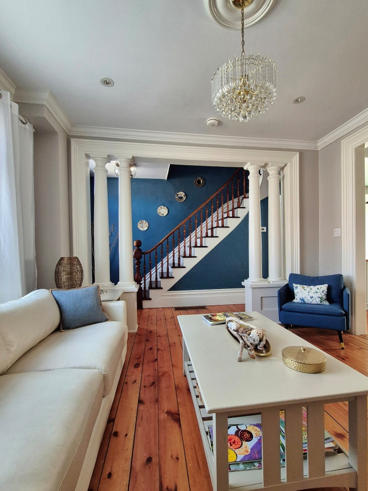 Private & Charming Historic Suite, Central Picton - Prince Edward County