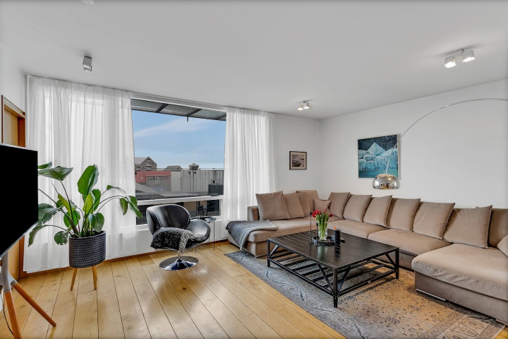 2br | Spacious-luxurious Mid Central Free Parking - Islande