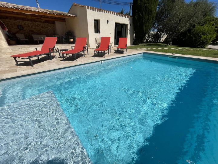 Charmant Studio Climatisé Avec Piscine Et Parking - Salon-de-Provence