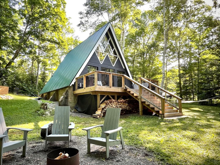 Muskoka A-frame + Hot Tub, Bonfires | 4-seasons - Huntsville