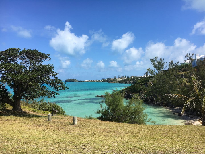 Charming Beachfront Chill Spot - Bermuda