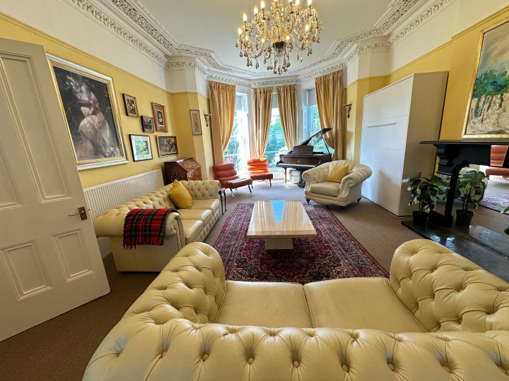 Spacious Apartment Clifton Downs -