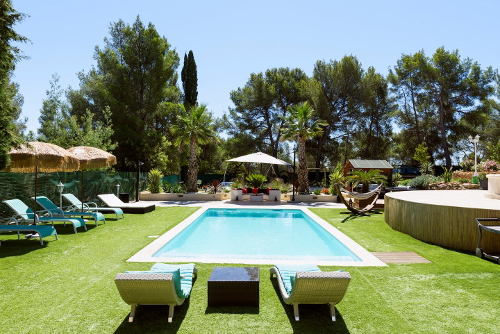Belle Villa Sur 1 Hectare De Terrain Avec Piscine - Cassis