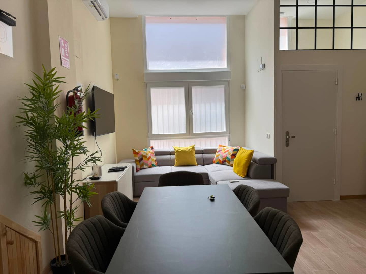 Spacious Apartment For 6 People - Getafe