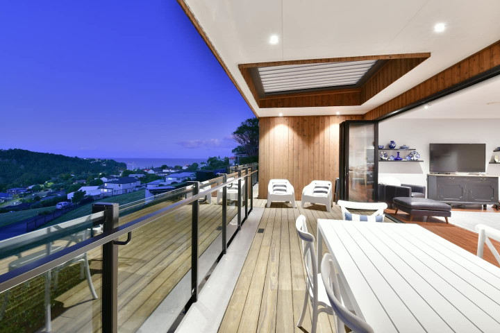 Hello Orewa 
Til The End Of July. Winter Special - Waiwera