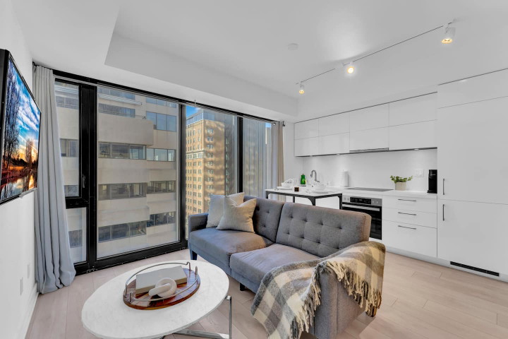 Rentx|yorkville 1-bed Suite - Wifi/pool/gym - Toronto