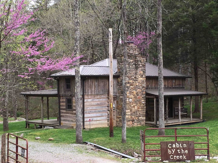 Cabin By The Creek - Tennessee