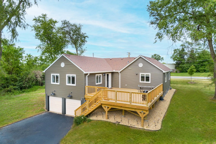 Modern House In Roselle - Schaumburg, IL