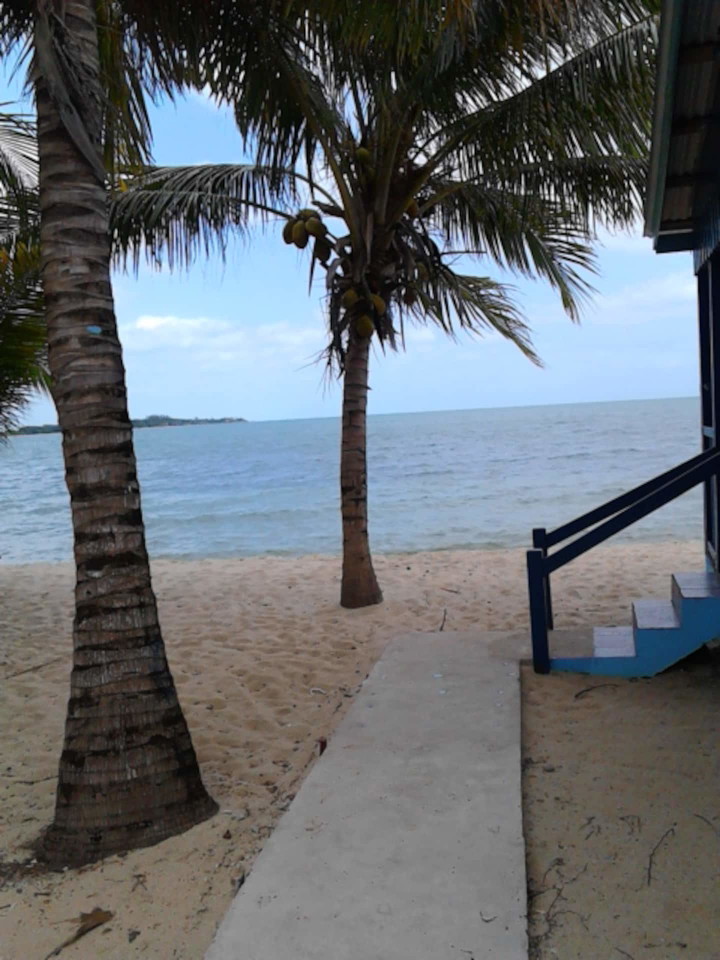 Tradewinds Beach Cabanas Blue Dolphin - Placencia