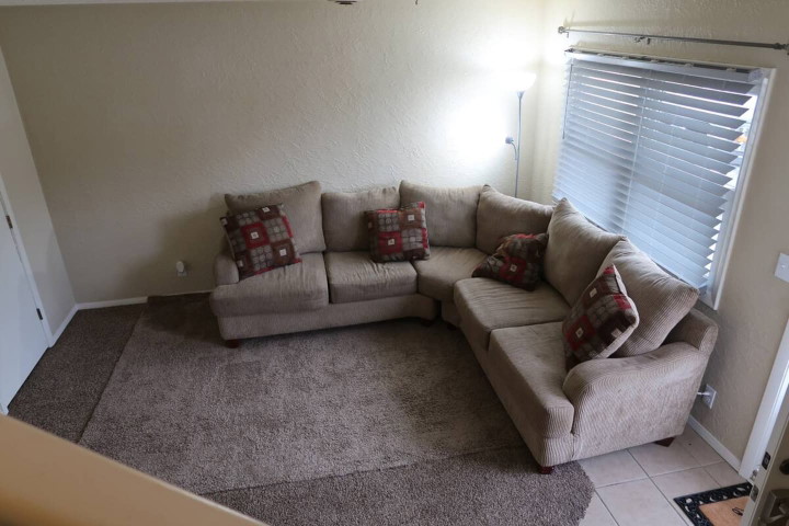 Two Br Apartment In Quiet Area. - Vincennes, IN