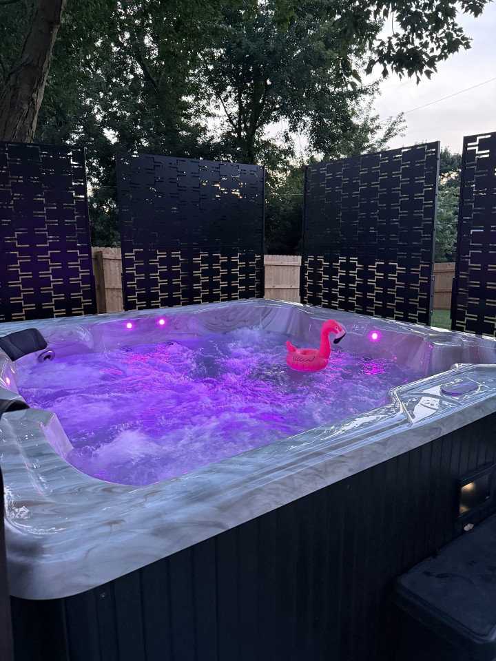 4br Rambler, Sleeps 8, Hot Tub, Fire Pit, Dogs Ok - Omaha, NE