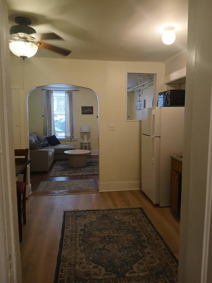 Beautiful Center Square Garden Apt W/ Back Patio. - État de New York