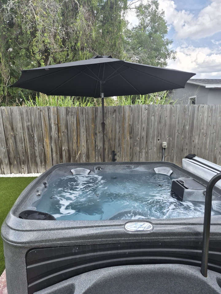 #25 Hermosa Home Avec Jacuzzi Par Joyful Moments - Tampa, FL