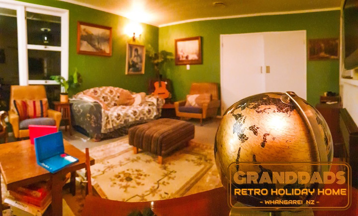 Granddads Retro Groove Castle - Entire House - Whangārei