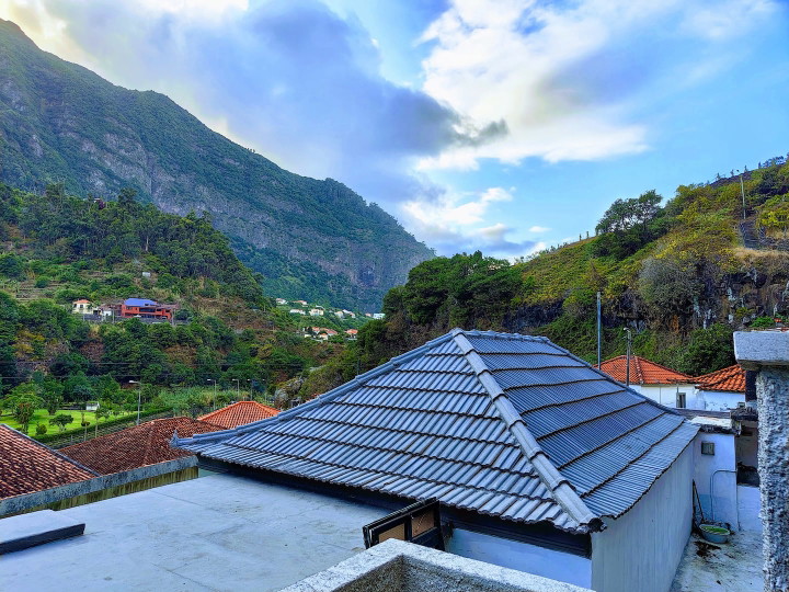 Casa Das Grutas - Sao Vicente, Portugal