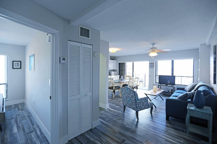 A Little Cottage By The Sea - Hollywood, FL