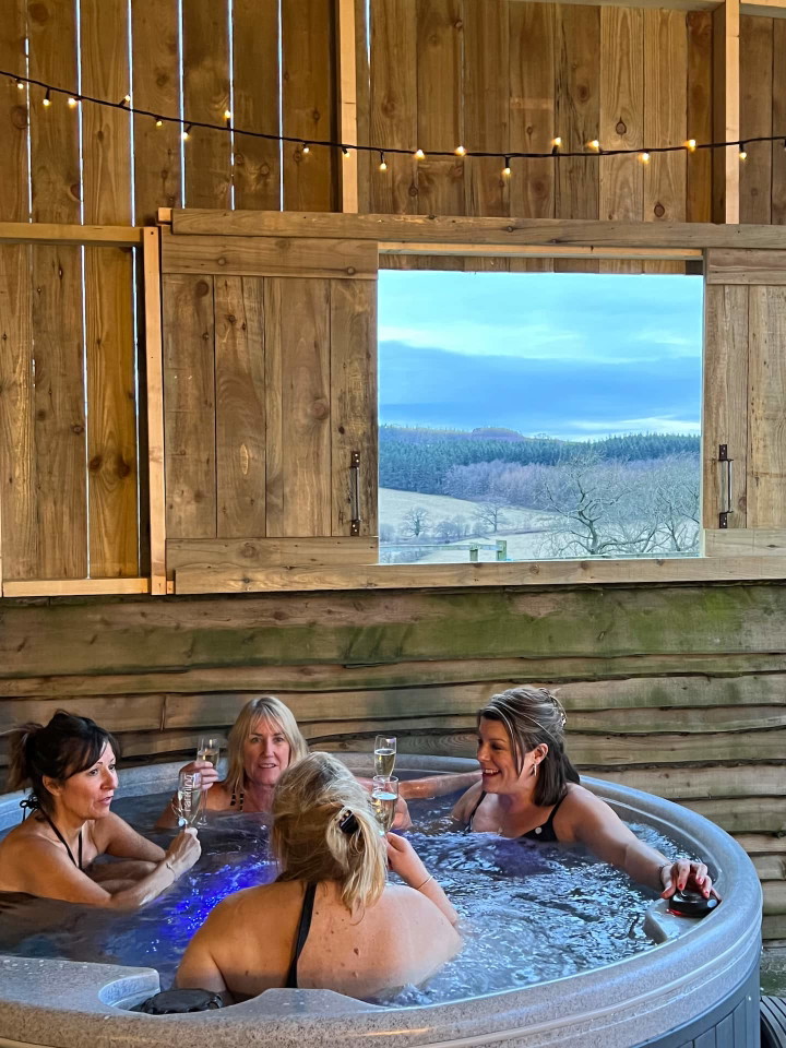 Big Group Place For Stags & Hens With Hot Tubs - Pateley Bridge