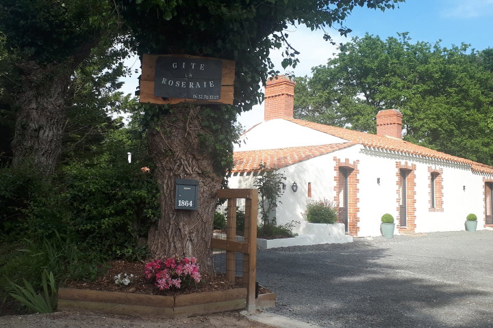 Gîte 6 Personnes En Vendée. La Roseraie. - Vendée