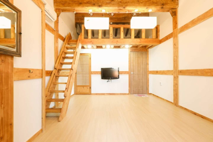 Jeonjuhanogmaeul Ilragdangsarangcae - Jeonju-si