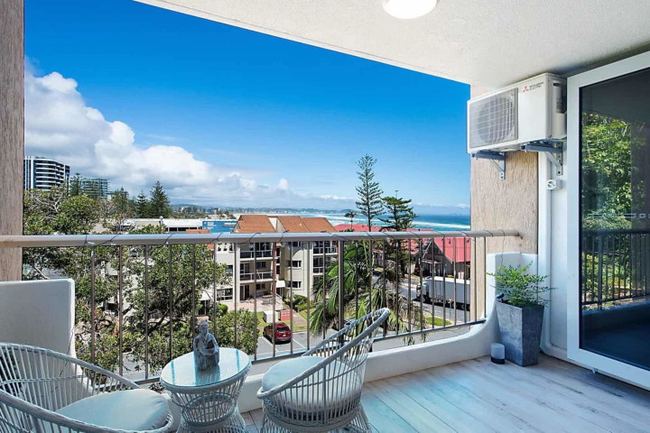 Kirra Gardens 15 On Kirra Point Beachfront - Min. 3 Night Stays! - Gold Coast