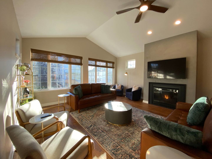 Modern Luxury | Steps To Brady St - Milwaukee