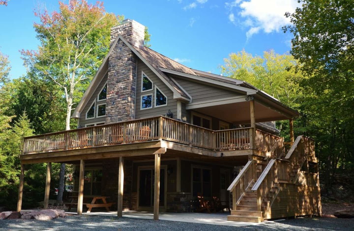 Lake Walk Lodge: Sonos, Sauna, Hot Tub, Arcade - Pennsylvania