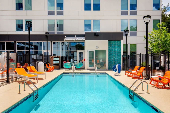 Near Alliance Airport + Pool. Gym & Free Parking - Roanoke, TX