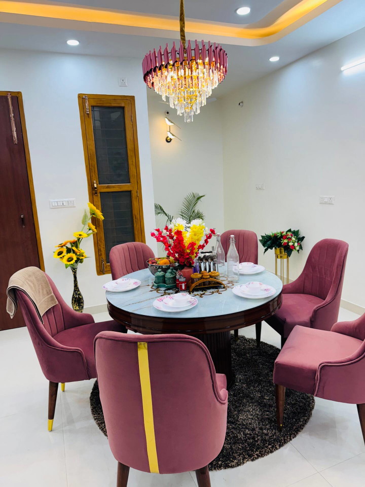 The Pink House /Elegant 5br/plasio/lulu Gomtinagar - Lucknow