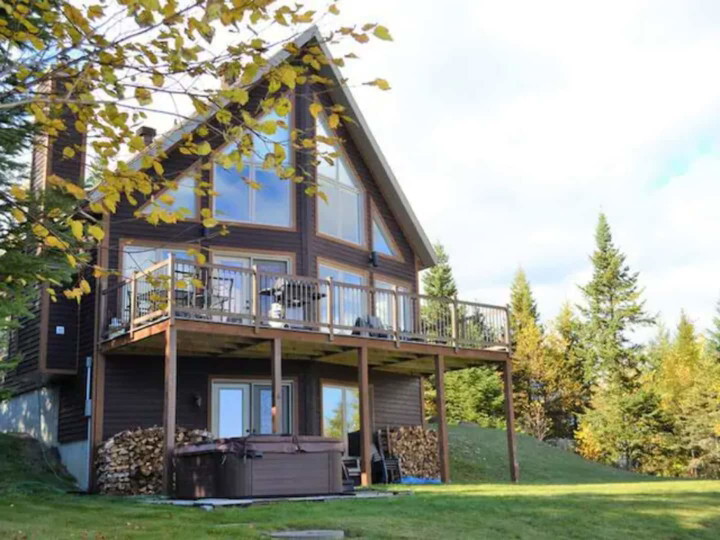 Home-style Hotel  Chalet L'odyssée, Spa And View - Charlevoix