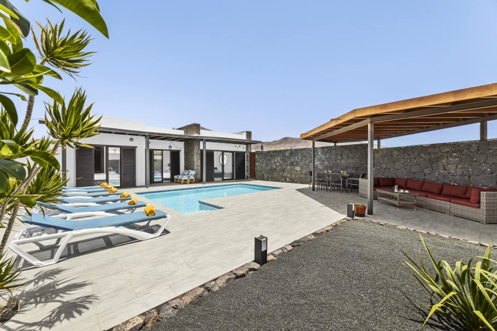 Villa With Private Pool Near Playa Papagayo - Playa Blanca