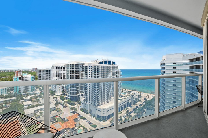 23rd Floor 2br+den: Ocean & Intracoastal Views - Fort Lauderdale, FL