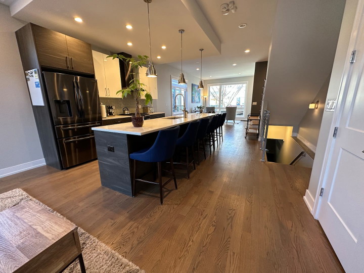 Large Home | Free Parking | Near Downtown - Chicago