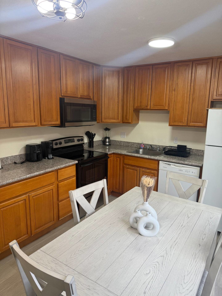 Stylish 2 Bedroom Apartment - Walnut Creek, CA