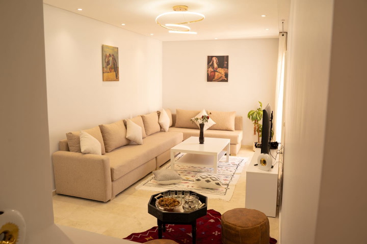 2 Bedroom Apartment With Parking 3 Min To Train Station - Casablanca, Maroc