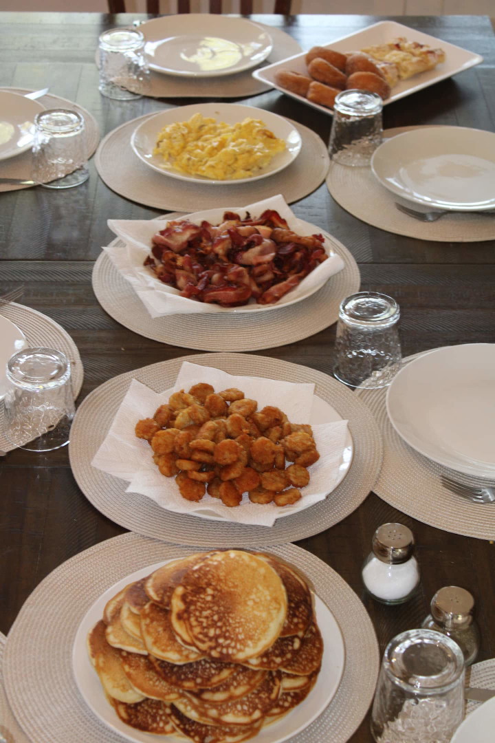Guests Rave: Delicious Breakfast With Lakeview - Wisconsin Dells, WI