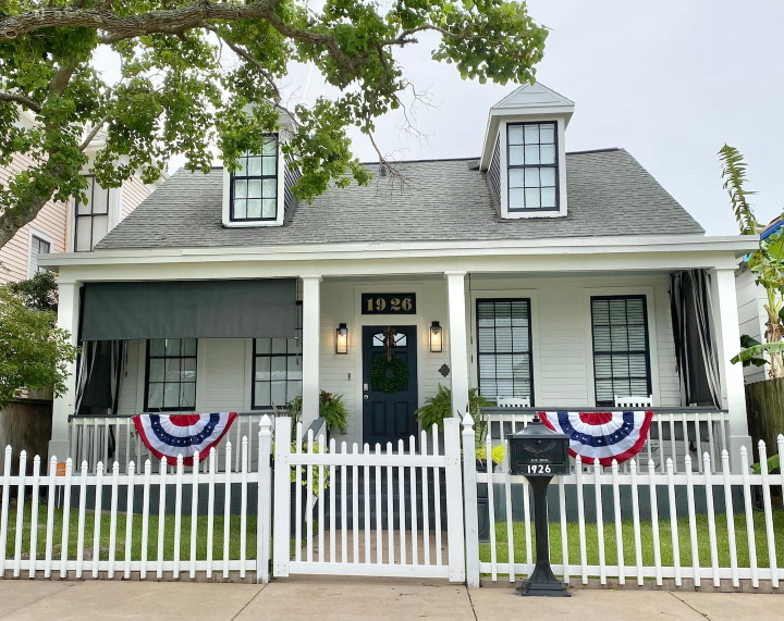 Historic Ocean Shore Retreat - Galveston